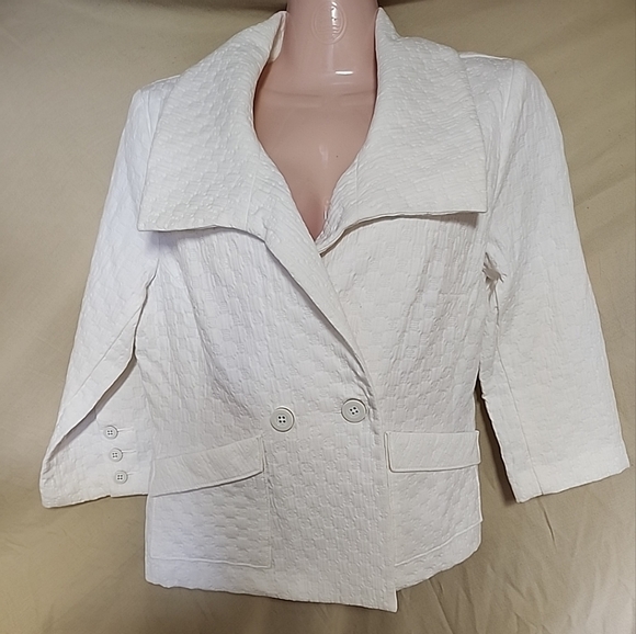 CAbi | Jackets & Coats | Cabi Sophisticated White Textured Jacket Lots ...